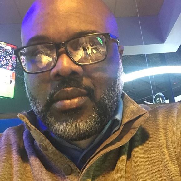 Laron's Closet (@laronwhite) | Poshmark